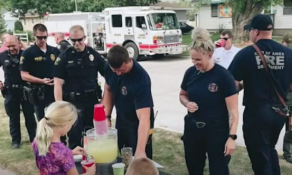 Twins Whose Lemonade Stand Was Robbed Gets Surprised By Community ...