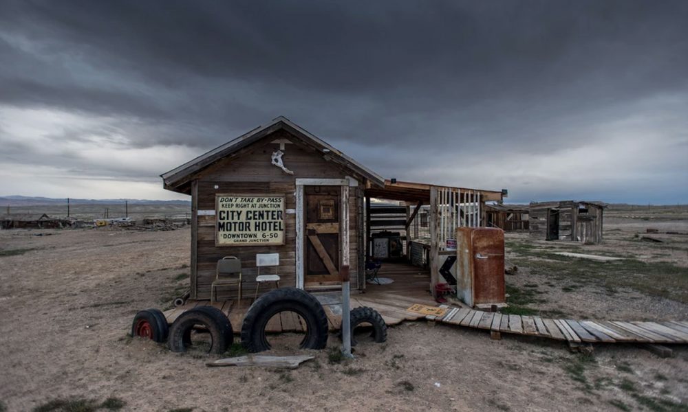 One Woman Turns a Ghost Town Into an Artists’ Retreat – SoGoodly